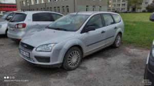 Grey Ford Focus 2005 in Vilnius, with an engine capacity of 1.60 L and mileage of 260 thousand km for 650 €, photo 3 on AUTOMOTO.COM.LV