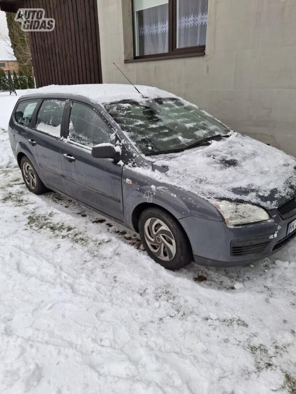 Grey Ford Focus 2005 in Siauliai, with an engine capacity of 1.60 L and mileage of 389 thousand km for 1300 €, photo 6 on AUTOMOTO.COM.LV