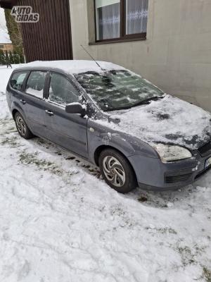 Grey Ford Focus 2005 in Siauliai, with an engine capacity of 1.60 L and mileage of 389 thousand km for 1300 €, photo 6 on AUTOMOTO.COM.LV
