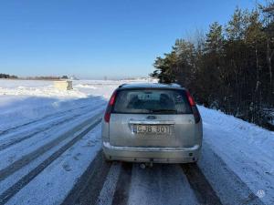 Grey Ford Focus 2005 in Vilnius, with an engine capacity of 2.00 L and mileage of 358 thousand km for 950 €, photo 5 on AUTOMOTO.COM.LV