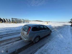 Grey Ford Focus 2005 in Vilnius, with an engine capacity of 2.00 L and mileage of 358 thousand km for 950 €, photo 6 on AUTOMOTO.COM.LV