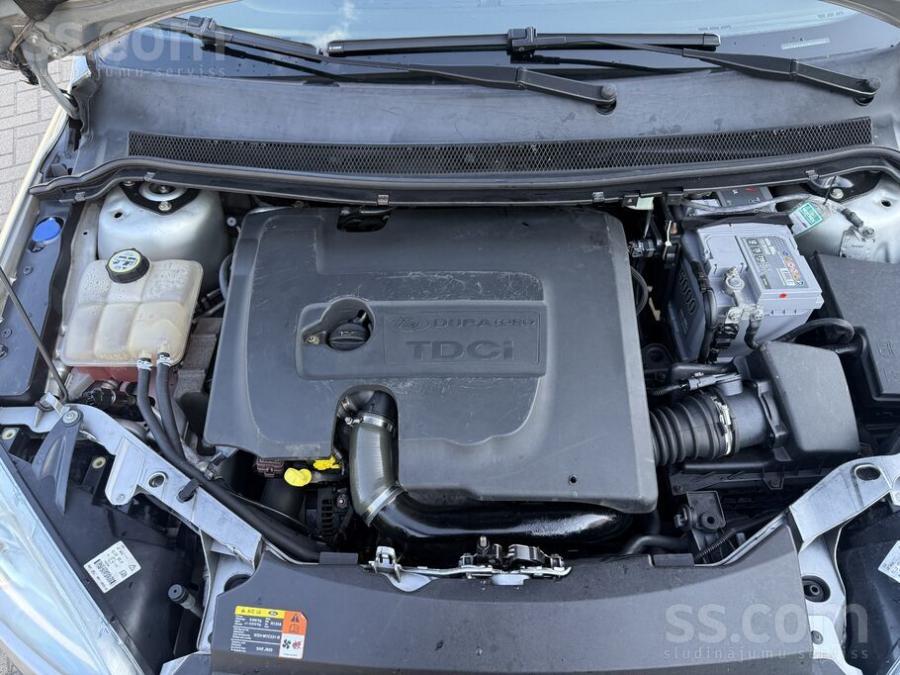 Pelēks Ford Focus 2005 Valmiera, ar dzinēja tilpumu 1.60 L un nobraukumu 248 tūkst. km par 1850 €, foto 12 vietnē AUTOMOTO.COM.LV