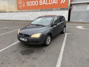 Grey Ford Focus 2005 in Panevezys, with an engine capacity of 1.60 L and mileage of 390 thousand km for 990 €, photo  on AUTOMOTO.COM.LV