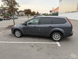 Grey Ford Focus 2005 in Panevezys, with an engine capacity of 1.60 L and mileage of 390 thousand km for 990 €, photo 3 on AUTOMOTO.COM.LV