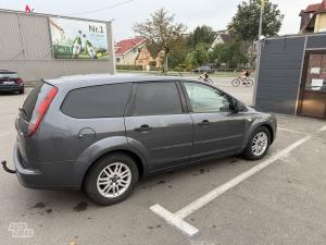 Grey Ford Focus 2005 in Panevezys, with an engine capacity of 1.60 L and mileage of 390 thousand km for 990 €, photo 7 on AUTOMOTO.COM.LV
