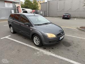 Grey Ford Focus 2005 in Panevezys, with an engine capacity of 1.60 L and mileage of 390 thousand km for 990 €, photo 8 on AUTOMOTO.COM.LV