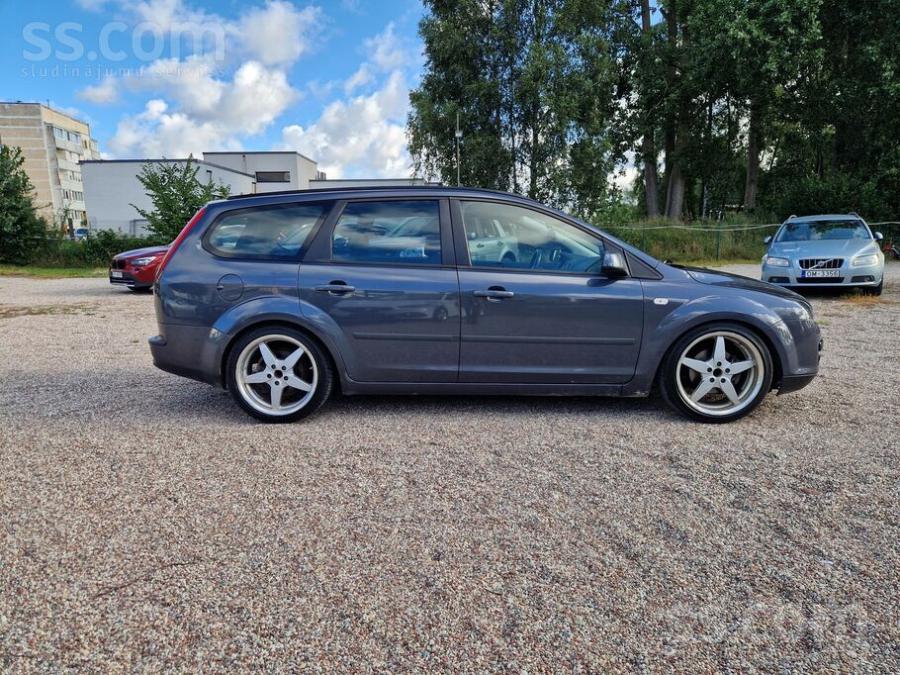 Grey Ford Focus 2005 in Liepaja, with an engine capacity of 1.60 L and mileage of 345 thousand km for 1490 €, photo 5 on AUTOMOTO.COM.LV