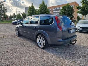 Grey Ford Focus 2005 in Liepaja, with an engine capacity of 1.60 L and mileage of 345 thousand km for 1490 €, photo 7 on AUTOMOTO.COM.LV