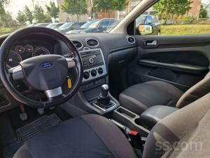 Grey Ford Focus 2005 in Liepaja, with an engine capacity of 1.60 L and mileage of 345 thousand km for 1490 €, photo 11 on AUTOMOTO.COM.LV