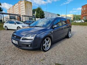 Grey Ford Focus 2005 in Liepaja, with an engine capacity of 1.60 L and mileage of 345 thousand km for 1490 €, photo  on AUTOMOTO.COM.LV