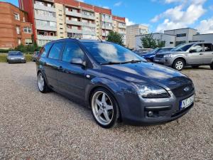 Grey Ford Focus 2005 in Liepaja, with an engine capacity of 1.60 L and mileage of 345 thousand km for 1490 €, photo 4 on AUTOMOTO.COM.LV