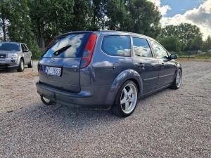 Grey Ford Focus 2005 in Liepaja, with an engine capacity of 1.60 L and mileage of 345 thousand km for 1490 €, photo 6 on AUTOMOTO.COM.LV