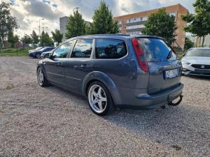 Grey Ford Focus 2005 in Liepaja, with an engine capacity of 1.60 L and mileage of 345 thousand km for 1490 €, photo 7 on AUTOMOTO.COM.LV