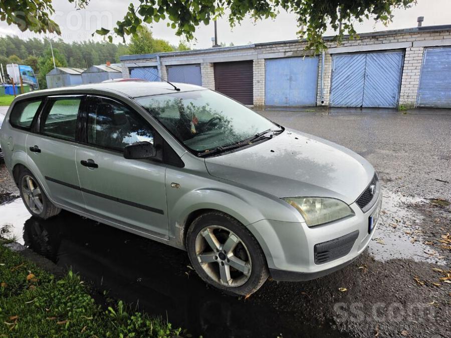 Grey Ford Focus 2005 in Valmiera, with an engine capacity of 1.80 L and mileage of 278 thousand km for 700 €, photo 3 on AUTOMOTO.COM.LV