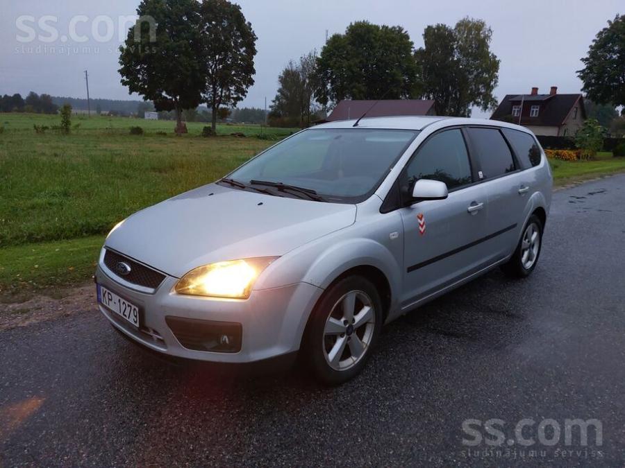 Grey Ford Focus 2005 in Valmiera, with an engine capacity of 2.00 L and mileage of 283 thousand km for 1500 €, photo 1 on AUTOMOTO.COM.LV