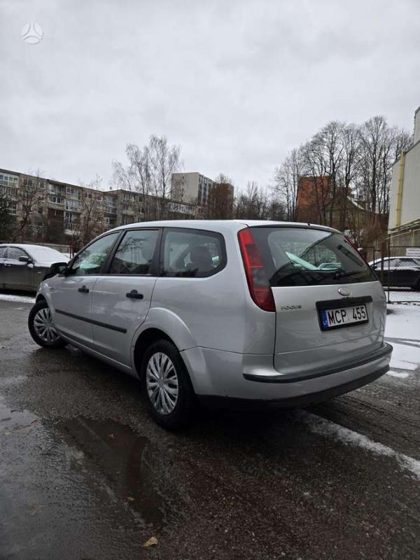Grey Ford Focus 2006 in Vilnius, with an engine capacity of 1.56 L and mileage of 324 thousand km for 1100 €, photo 4 on AUTOMOTO.COM.LV