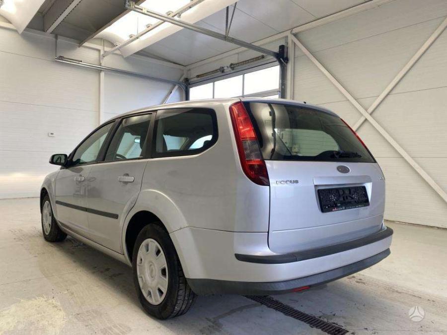 Grey Ford Focus 2006 in Radviliskis, with an engine capacity of 1.60 L and mileage of 265 thousand km for 1650 €, photo 4 on AUTOMOTO.COM.LV