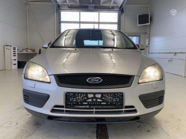 Pelēks Ford Focus 2006 Radviliškis, ar dzinēja tilpumu 1.60 L un nobraukumu 265 tūkst. km par 1650 €, foto 5 vietnē AUTOMOTO.COM.LV