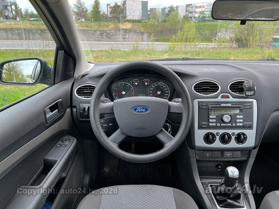 Grey Ford Focus 2006 in Tallinn, with an engine capacity of 1.60 L and mileage of 253 thousand km for 1790 €, photo 12 on AUTOMOTO.COM.LV
