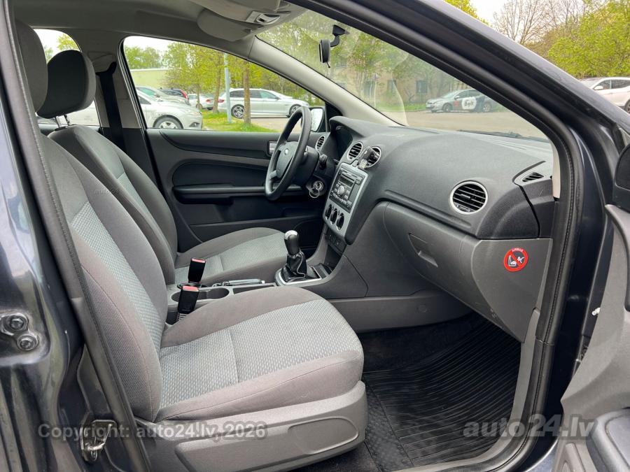 Grey Ford Focus 2006 in Tallinn, with an engine capacity of 1.60 L and mileage of 253 thousand km for 1790 €, photo 15 on AUTOMOTO.COM.LV