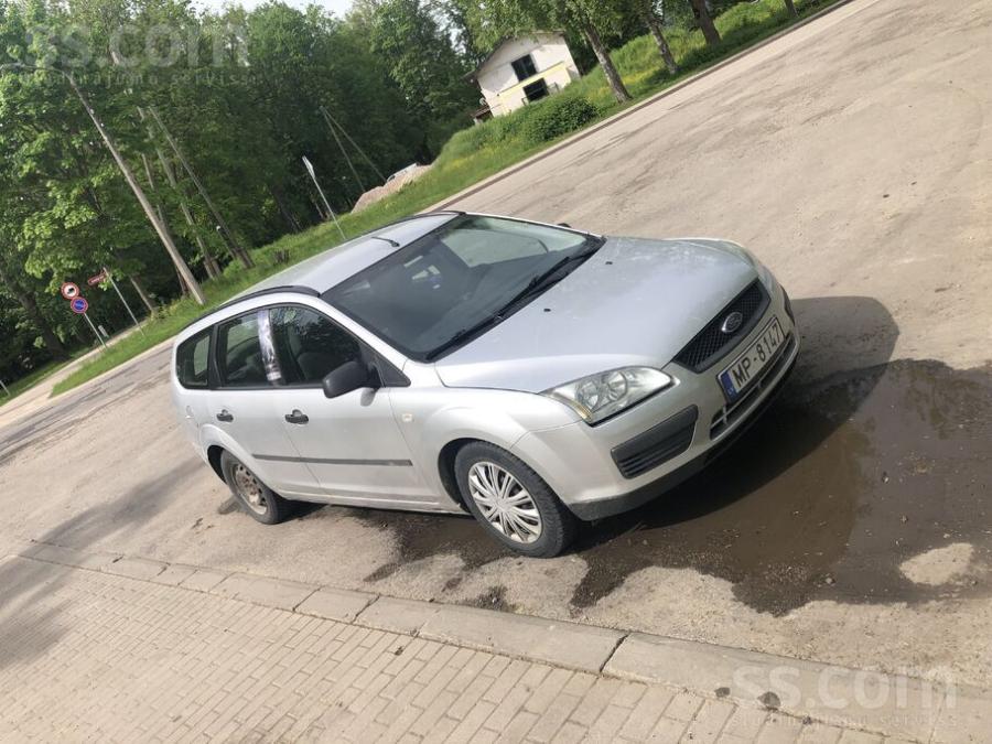 Grey Ford Focus 2006 in Aizkraukle, with an engine capacity of 1.60 L and mileage of 275 thousand km for 800 €, photo 1 on AUTOMOTO.COM.LV