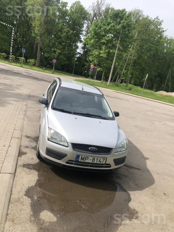 Pelēks Ford Focus 2006 Aizkraukle, ar dzinēja tilpumu 1.60 L un nobraukumu 275 tūkst. km par 800 €, foto 2 vietnē AUTOMOTO.COM.LV