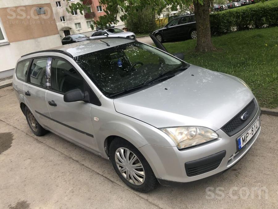 Grey Ford Focus 2006 in Aizkraukle, with an engine capacity of 1.60 L and mileage of 275 thousand km for 800 €, photo 6 on AUTOMOTO.COM.LV