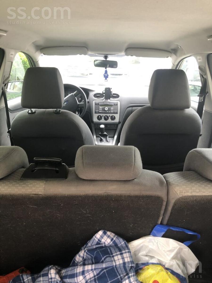 Grey Ford Focus 2006 in Aizkraukle, with an engine capacity of 1.60 L and mileage of 275 thousand km for 800 €, photo 11 on AUTOMOTO.COM.LV