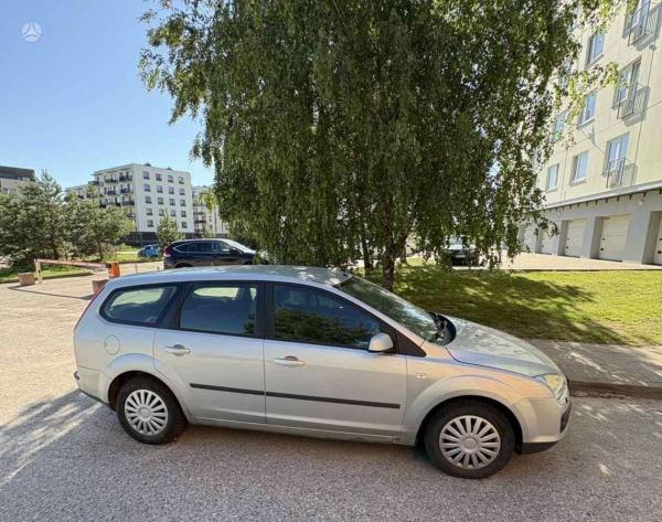 Grey Ford Focus 2006 in Vilnius, with an engine capacity of 1.60 L and mileage of 252 thousand km for 920 €, photo 4 on AUTOMOTO.COM.LV