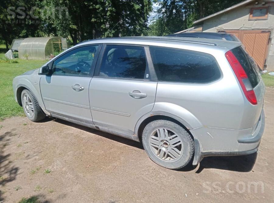Pelēks Ford Focus 2006 Bauska, ar dzinēja tilpumu 1.70 L un nobraukumu 262 tūkst. km par 890 €, foto 3 vietnē AUTOMOTO.COM.LV