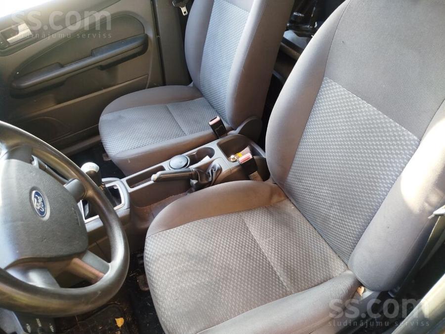 Grey Ford Focus 2006 in Ludza, with an engine capacity of 1.80 L and mileage of 317 thousand km for 1200 €, photo 7 on AUTOMOTO.COM.LV