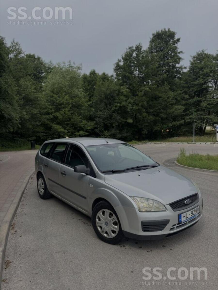 Pelēks Ford Focus 2006 Rīga, ar dzinēja tilpumu 1.60 L un nobraukumu 261 tūkst. km par 1100 €, foto 1 vietnē AUTOMOTO.COM.LV
