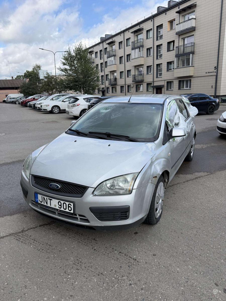 Grey Ford Focus 2006 in Kaunas, with an engine capacity of 1.56 L and mileage of 245 thousand km for 349 €, photo 1 on AUTOMOTO.COM.LV