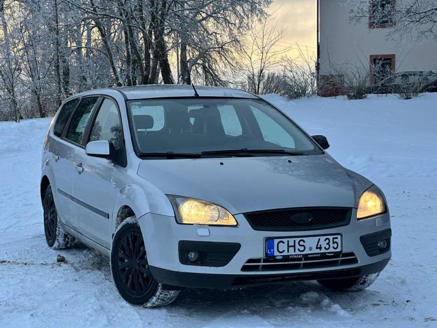 Pelēks Ford Focus 2007 Viļņa, ar dzinēja tilpumu 1.60 L un nobraukumu 270 tūkst. km par 599 €, foto 2 vietnē AUTOMOTO.COM.LV