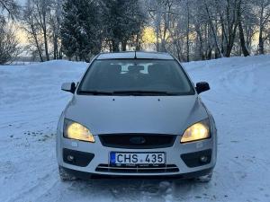 Pelēks Ford Focus 2007 Viļņa, ar dzinēja tilpumu 1.60 L un nobraukumu 270 tūkst. km par 599 €, foto 3 vietnē AUTOMOTO.COM.LV