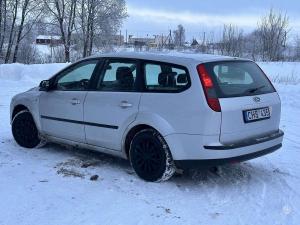 Pelēks Ford Focus 2007 Viļņa, ar dzinēja tilpumu 1.60 L un nobraukumu 270 tūkst. km par 599 €, foto 6 vietnē AUTOMOTO.COM.LV