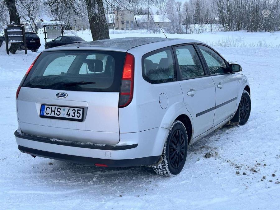 Pelēks Ford Focus 2007 Viļņa, ar dzinēja tilpumu 1.60 L un nobraukumu 270 tūkst. km par 599 €, foto 10 vietnē AUTOMOTO.COM.LV