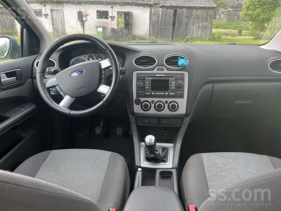 Grey Ford Focus 2007 in Gulbene, with an engine capacity of 1.60 L and mileage of 341 thousand km for 300 €, photo 3 on AUTOMOTO.COM.LV