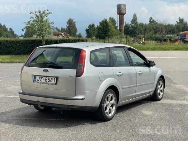 Grey Ford Focus 2007 in Limbazi, with an engine capacity of 1.60 L and mileage of 270 thousand km for 1000 €, photo 4 on AUTOMOTO.COM.LV