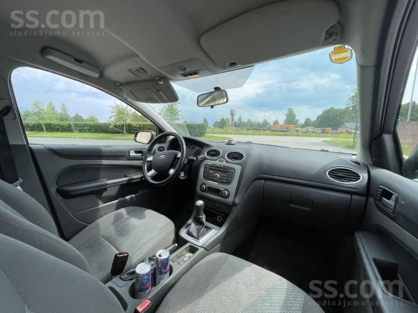 Grey Ford Focus 2007 in Limbazi, with an engine capacity of 1.60 L and mileage of 270 thousand km for 1000 €, photo 5 on AUTOMOTO.COM.LV