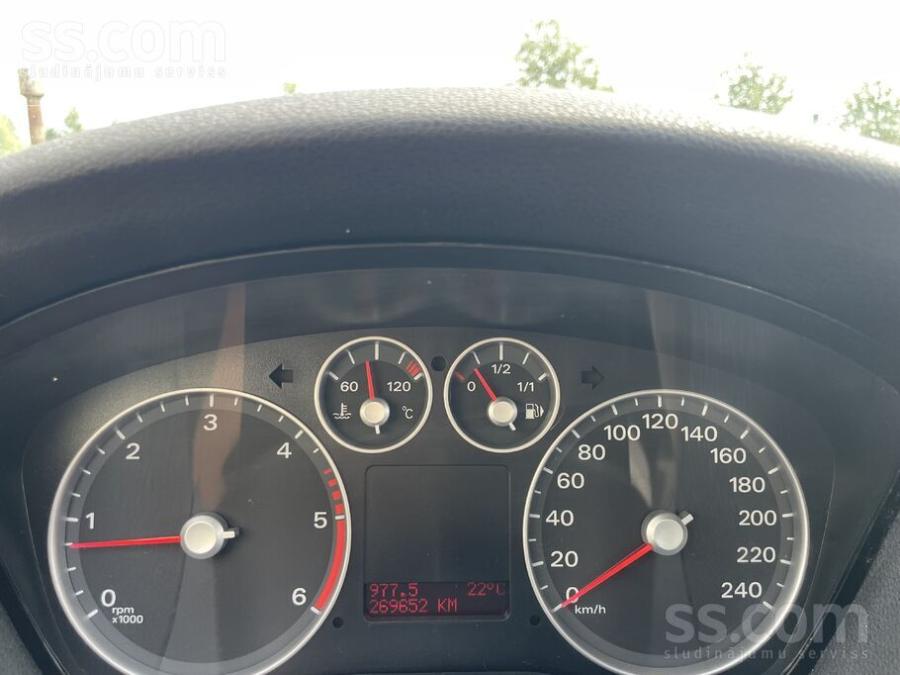 Grey Ford Focus 2007 in Limbazi, with an engine capacity of 1.60 L and mileage of 270 thousand km for 1000 €, photo 8 on AUTOMOTO.COM.LV