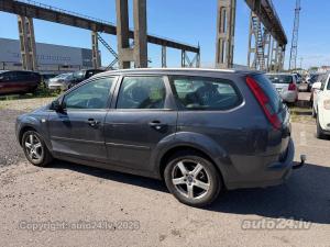 Pelēks Ford Focus 2007 Tallina, ar dzinēja tilpumu 1.80 L un nobraukumu 335 tūkst. km par 599 €, foto 5 vietnē AUTOMOTO.COM.LV