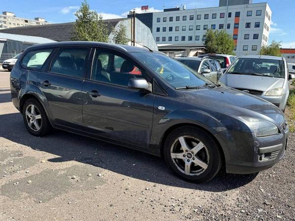 Pelēks Ford Focus 2007 Tallina, ar dzinēja tilpumu 1.80 L un nobraukumu 335 tūkst. km par 599 €, foto 8 vietnē AUTOMOTO.COM.LV