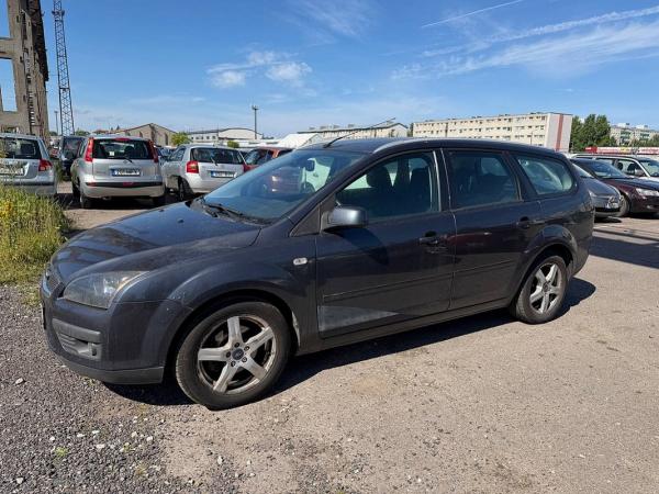 Pelēks Ford Focus 2007 Tallina, ar dzinēja tilpumu 1.80 L un nobraukumu 335 tūkst. km par 599 €, foto 9 vietnē AUTOMOTO.COM.LV
