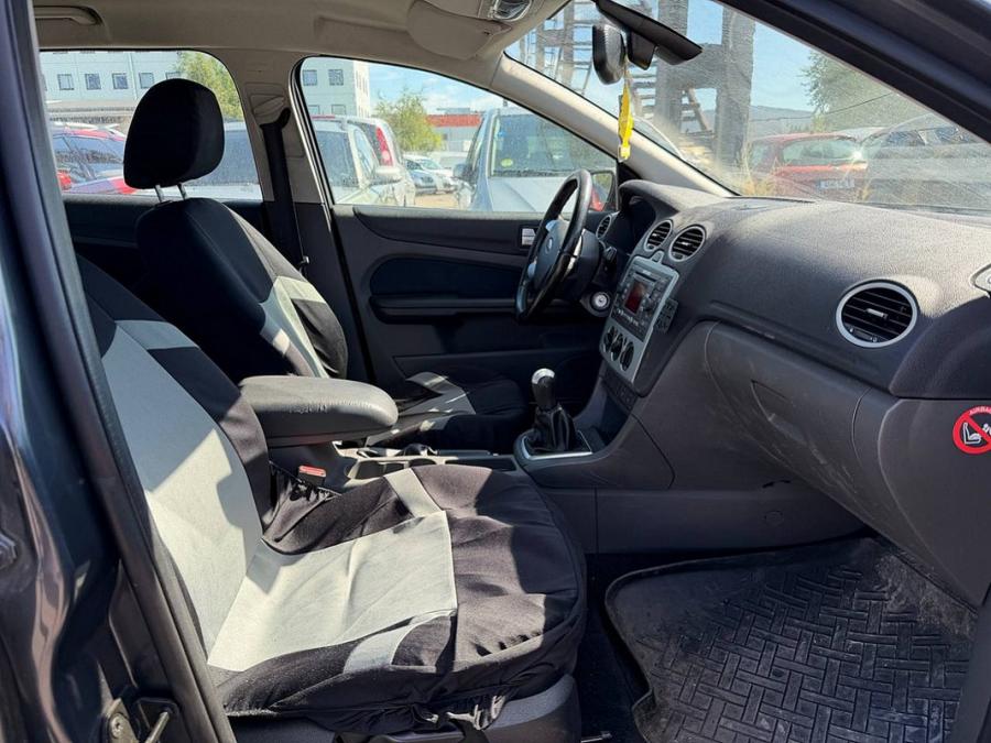 Pelēks Ford Focus 2007 Tallina, ar dzinēja tilpumu 1.80 L un nobraukumu 335 tūkst. km par 599 €, foto 14 vietnē AUTOMOTO.COM.LV
