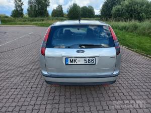 Pelēks Ford Focus 2007 Ventspils, ar dzinēja tilpumu 2.00 L un nobraukumu 345 tūkst. km par 1700 €, foto 3 vietnē AUTOMOTO.COM.LV