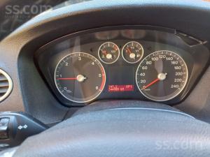 Pelēks Ford Focus 2007 Ventspils, ar dzinēja tilpumu 2.00 L un nobraukumu 345 tūkst. km par 1700 €, foto 12 vietnē AUTOMOTO.COM.LV