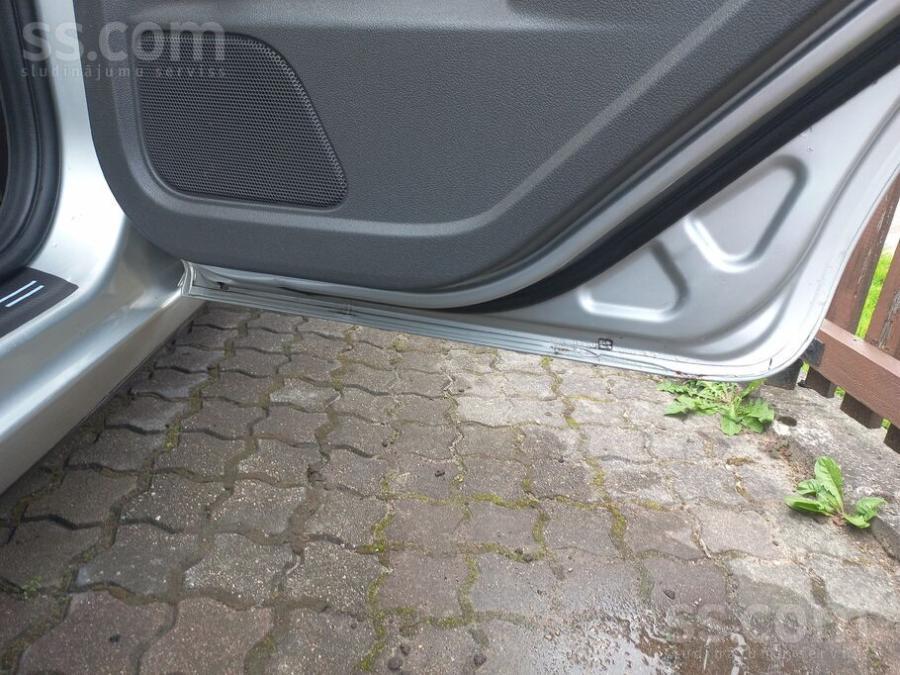 Pelēks Ford Focus 2007 Ventspils, ar dzinēja tilpumu 2.00 L un nobraukumu 345 tūkst. km par 1700 €, foto 22 vietnē AUTOMOTO.COM.LV