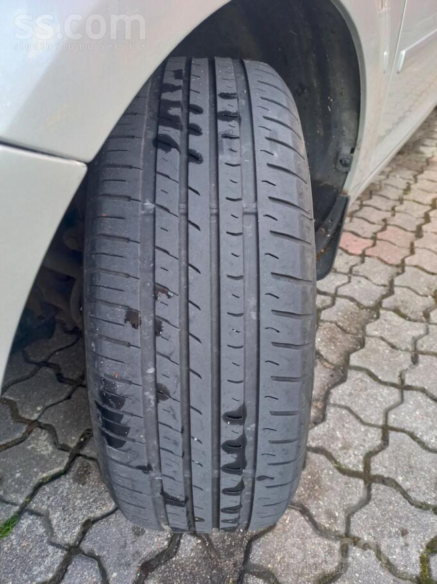 Pelēks Ford Focus 2007 Ventspils, ar dzinēja tilpumu 2.00 L un nobraukumu 345 tūkst. km par 1700 €, foto 26 vietnē AUTOMOTO.COM.LV
