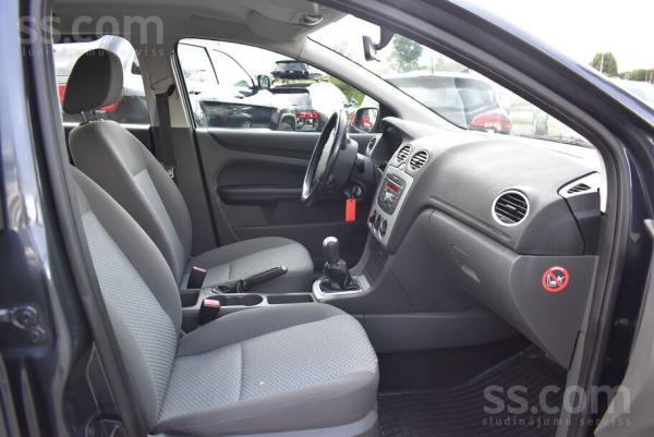 Grey Ford Focus 2007 in Kuldiga, with an engine capacity of 1.60 L and mileage of 0 thousand km for 3350 €, photo 5 on AUTOMOTO.COM.LV